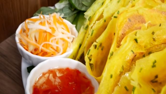 Banh Xeo recipe - Vietnamese Crepes or Pancakes
