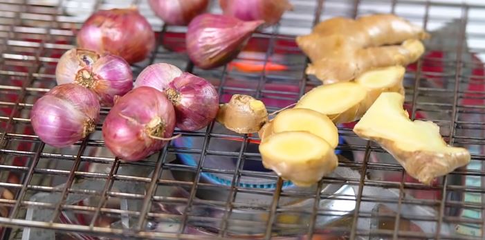 Chicken Pho - A true Vietnamese chicken soup