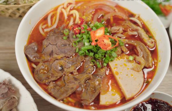 What is Bun Bo Hue ? What a perfect Vietnamese beef soup