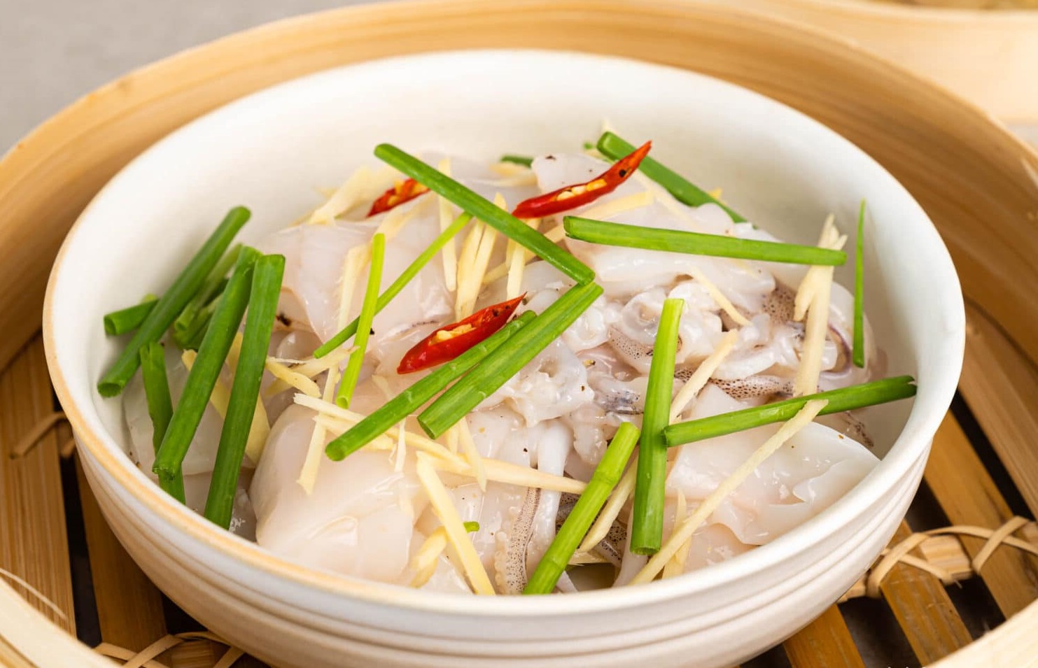 Mực Hấp Gừng - Vietnamese Steamed Squid With Ginger