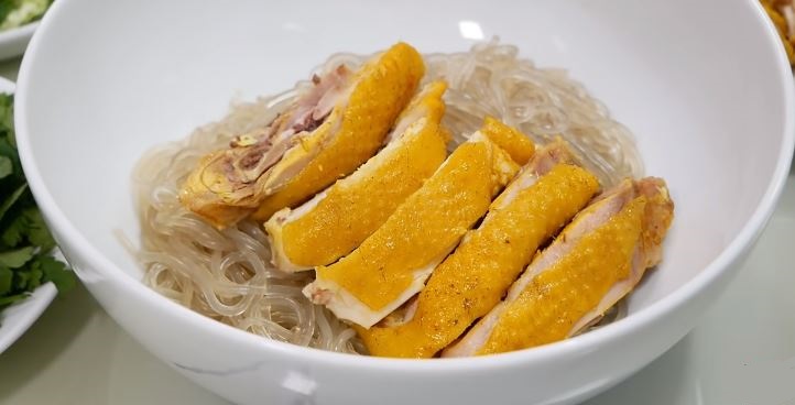 Miến Gà Recipe (Vietnamese Chicken Soup/ Glass Noodles)