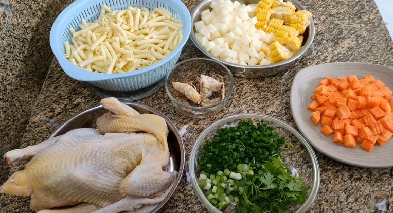 Súp Nui Gà recipe - Vietnamese Chinese Chicken Soup