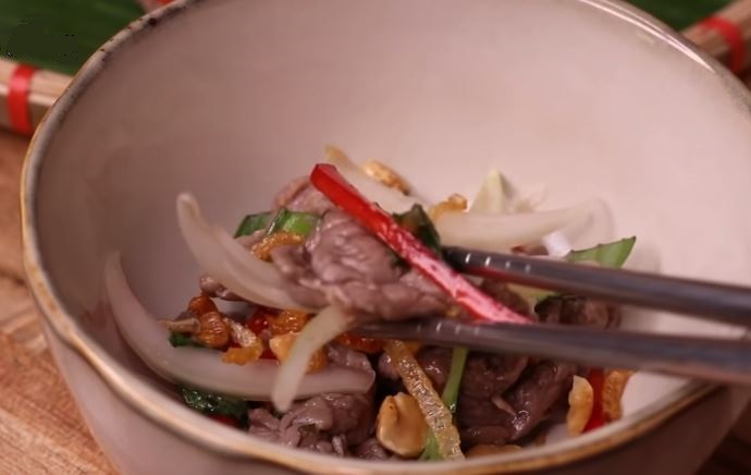 Bò Tái Chanh - Vietnamese Rare Beef in Lime Juice Salad