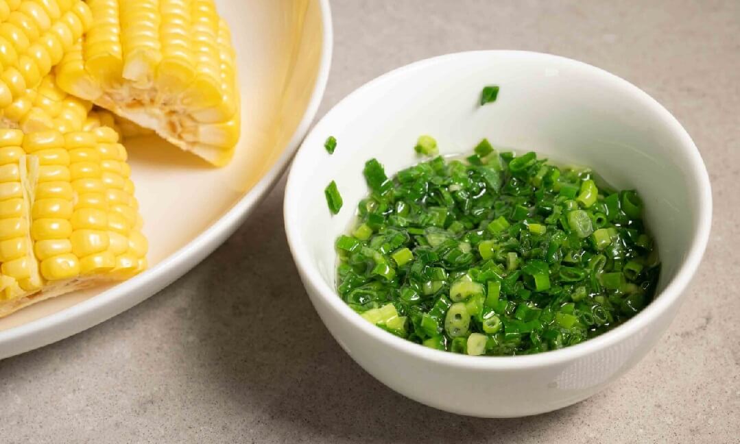 Vietnamese Grilled Corn Recipe (Bap Nuong Mo Hanh)