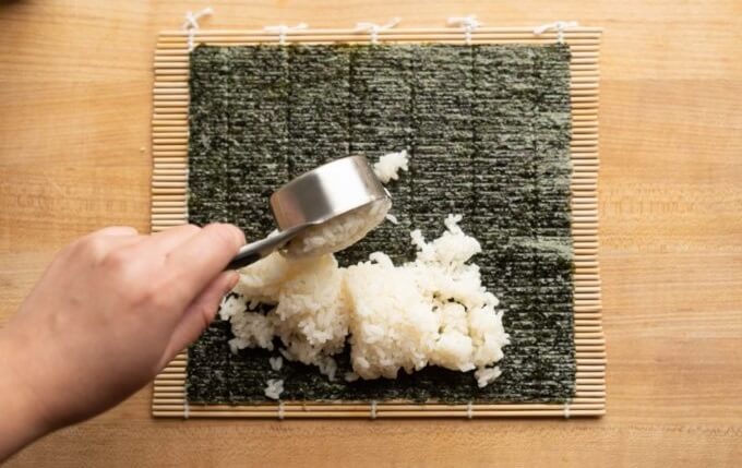 Korean Seaweed Rice 'Sushi' Rolls (Kimbap Recipe)