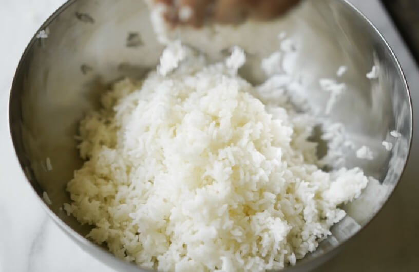 Easy Filipino Garlic Fried Rice (Sinangag Recipe)