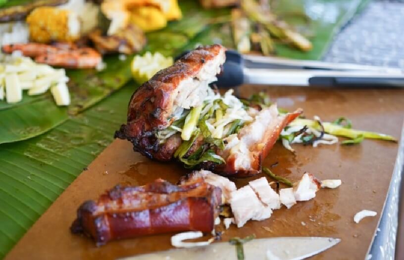 What is a Filipino Boodle Fight? (Kamayan Feast)