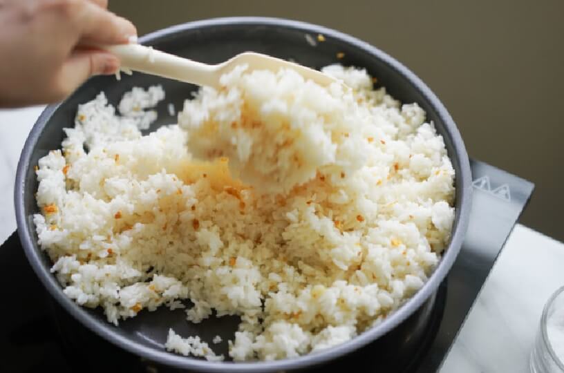 Easy Filipino Garlic Fried Rice (Sinangag Recipe)