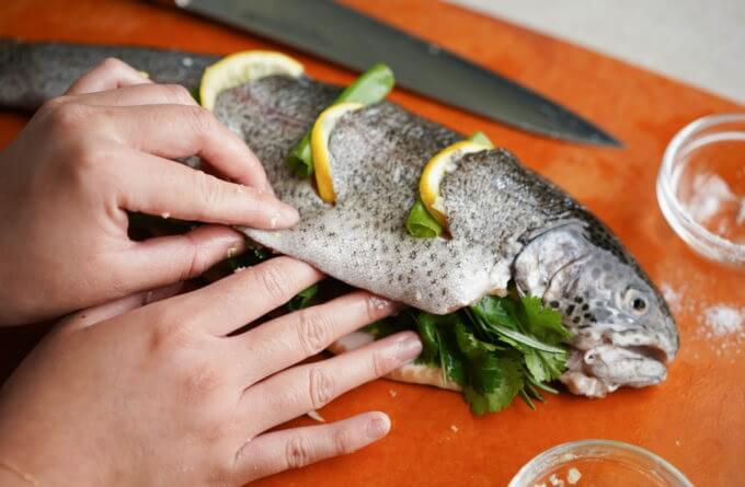 Grilled Whole Fish Recipe (Gas Grill / Charcoal Grill)