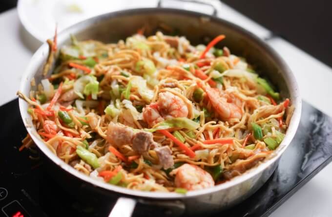 Pancit Canton Recipe (Filipino Stir Fried Noodles)