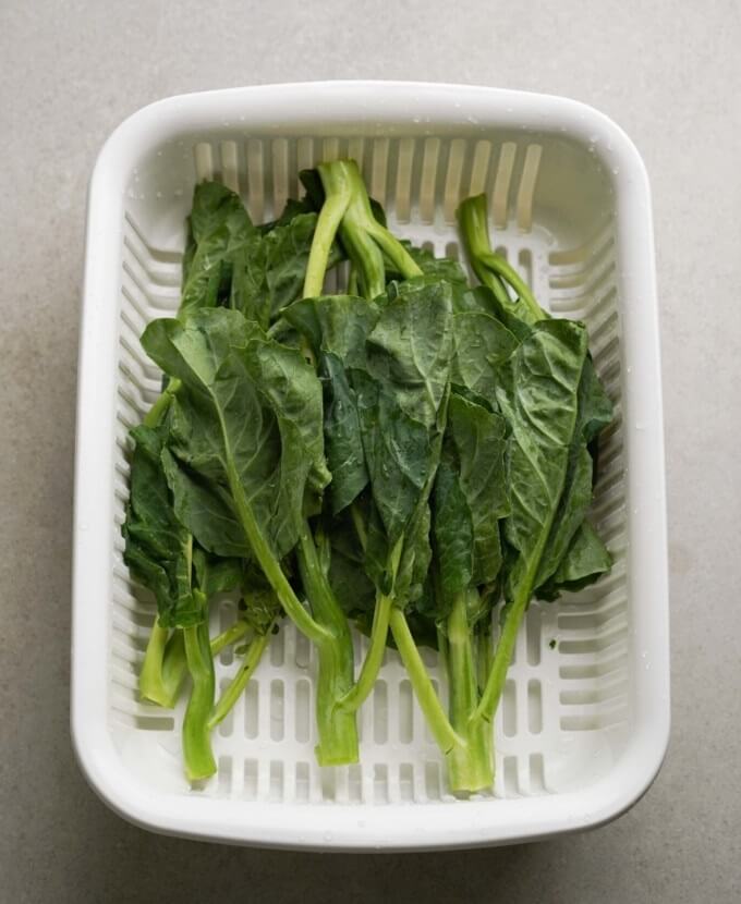 Simple Gai Lan Recipe (Chinese Broccoli with Oyster Sauce)