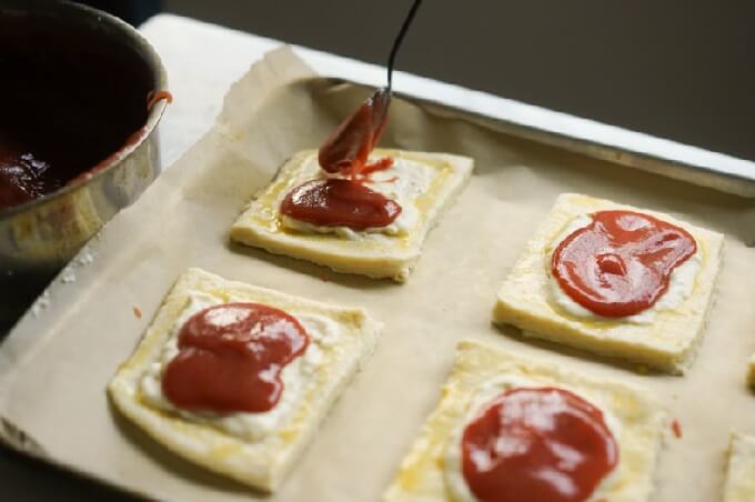 Cuban Guava and Cheese Pastry Recipe (Pastelitos De Guayaba Y Queso)